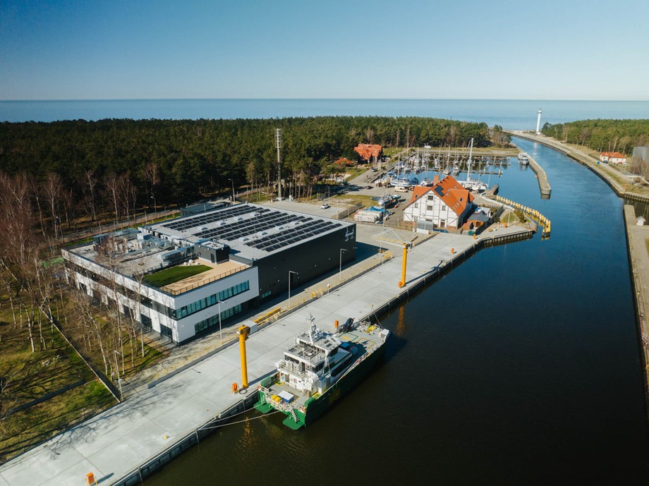 Pierwsza w Polsce baza serwisowa dla morskich farm wiatrowych otwarta w ...